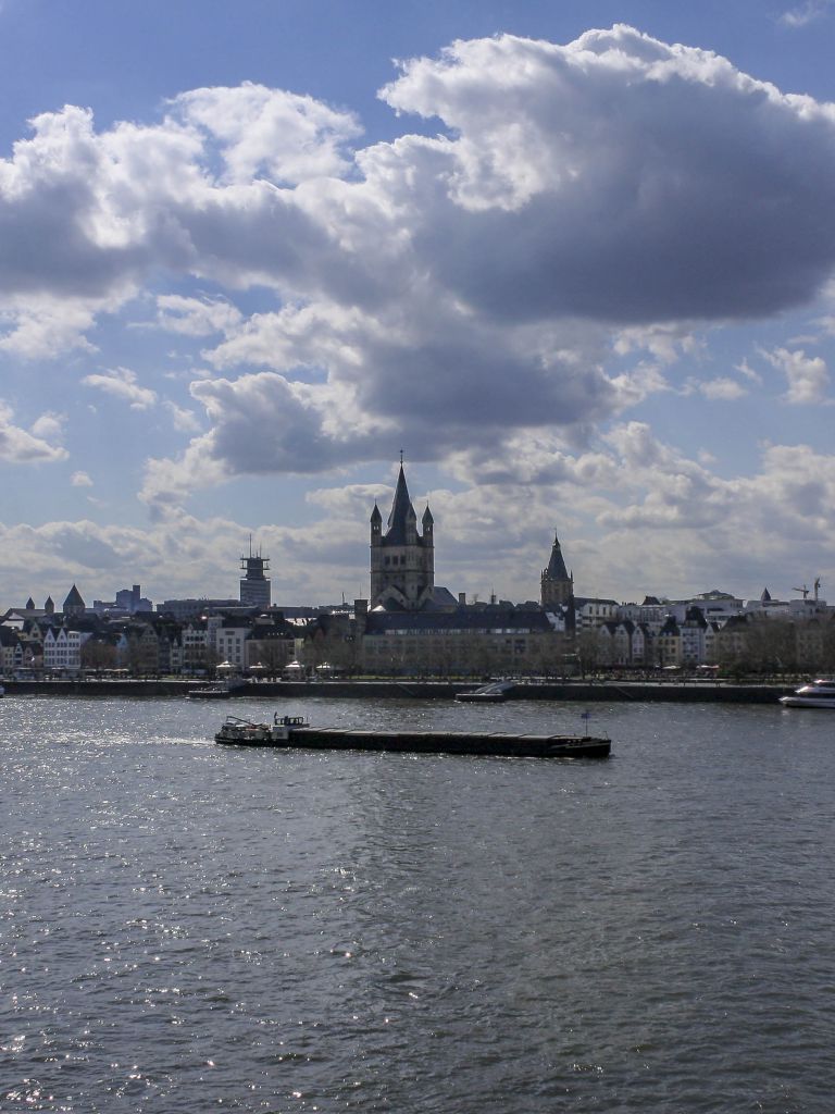 Blick über den Rhein – Hintergrundbilder.de